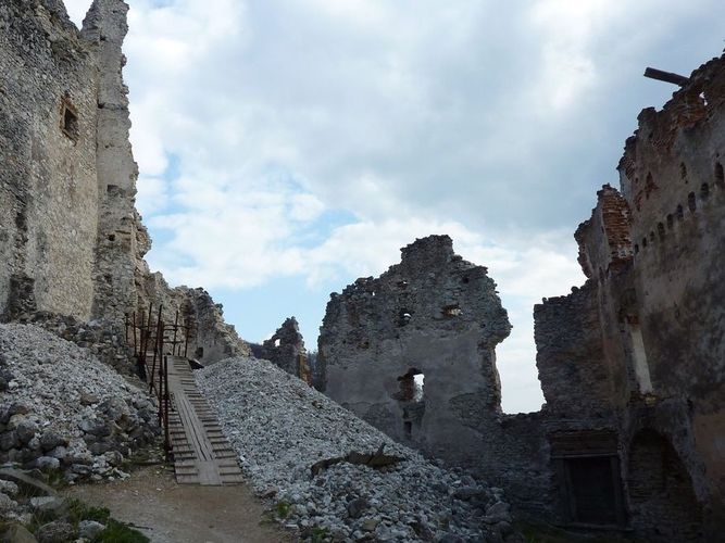 Hrad Uhrovec - Pomalé výlety